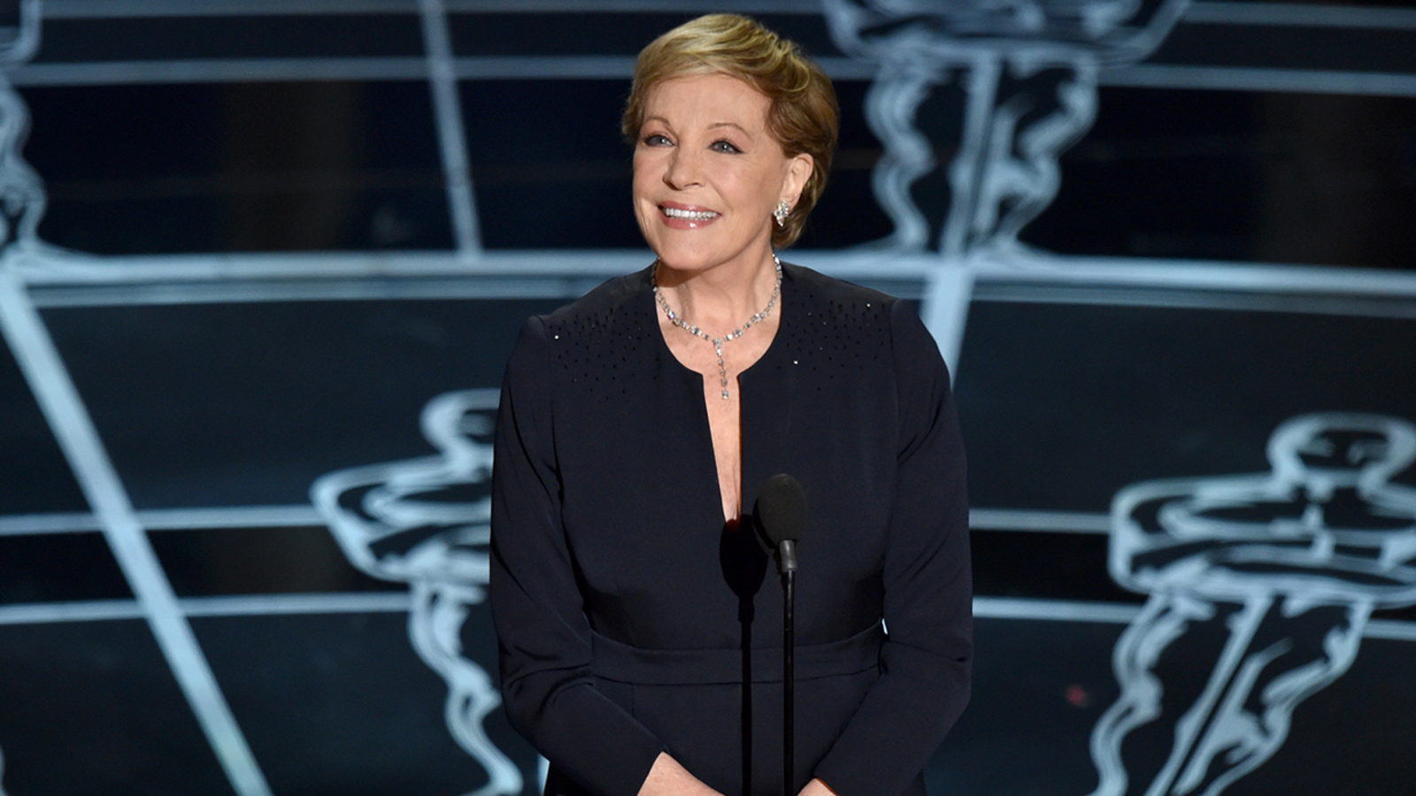 Happy Birthday, Julie Andrews! 7 times our favorite singing star was ...
