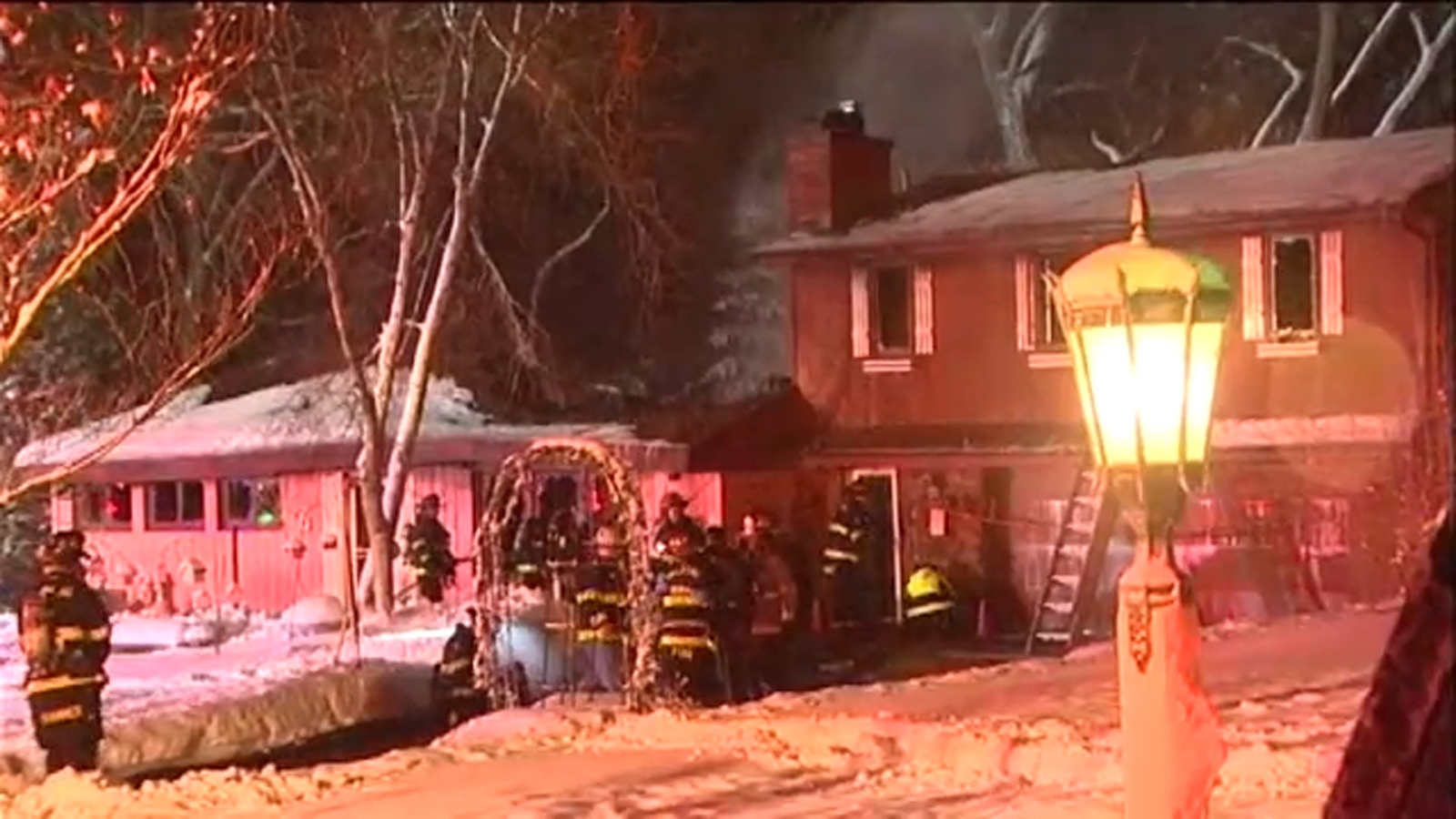 House fire kills husband, wife in Inverness - ABC7 Chicago
