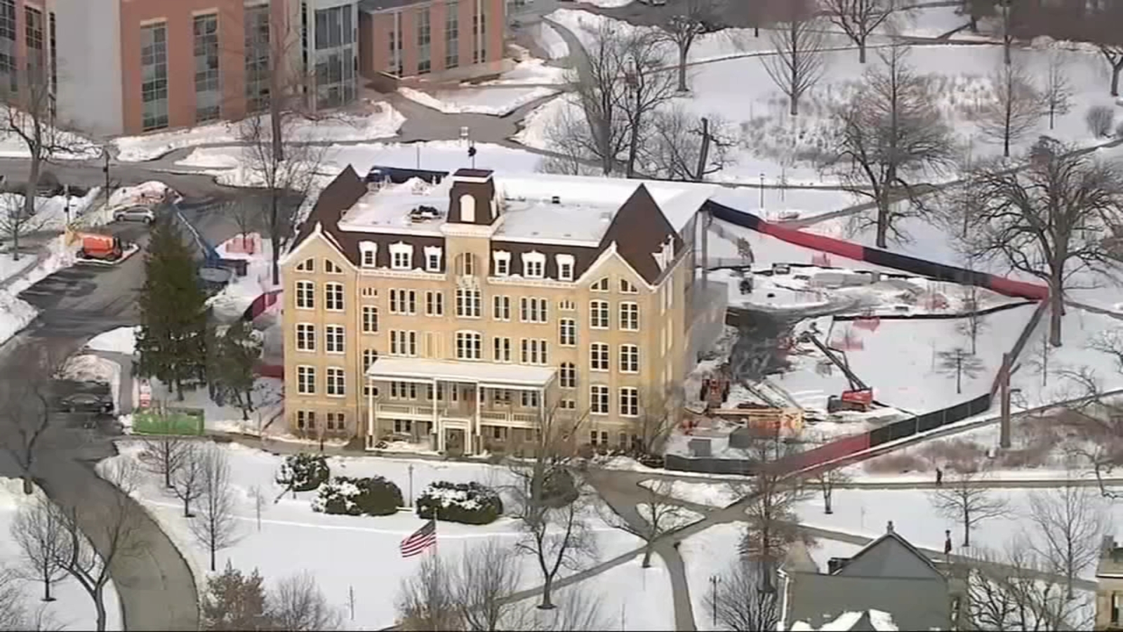 Lake Forest College COVID-19 outbreak fueled by dorm social gatherings ...
