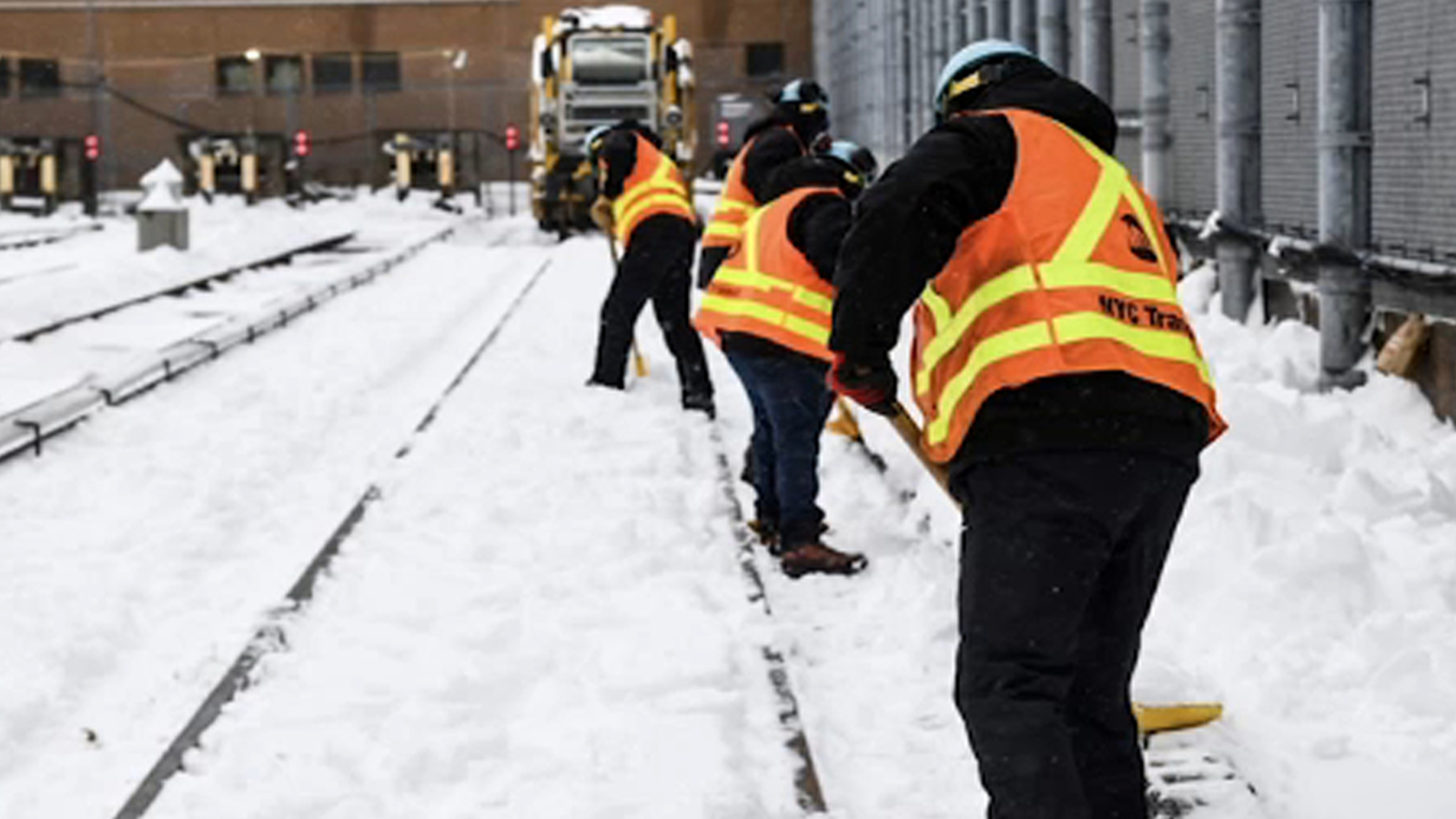 MTA Heroes kept New York City moving during snow storm - ABC7 New York