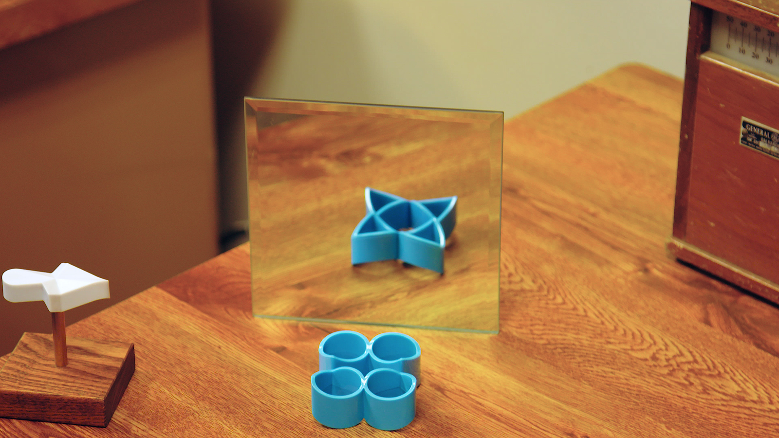 Physics professor captivates on Instagram - ABC7 New York