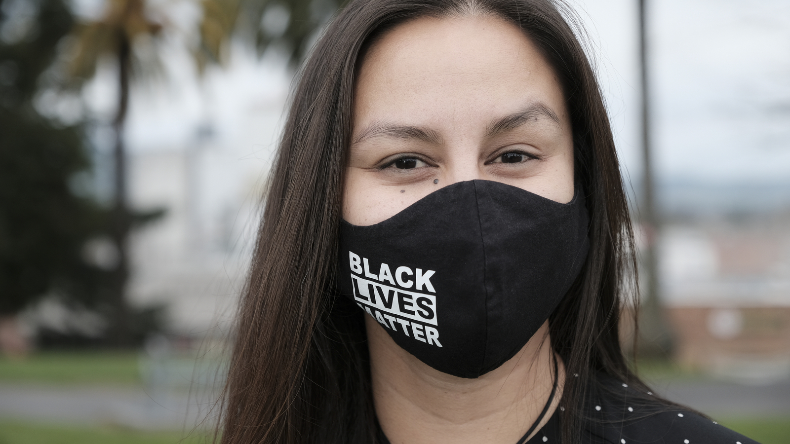 Former waitress takes on California restaurant owner as owner defends ...