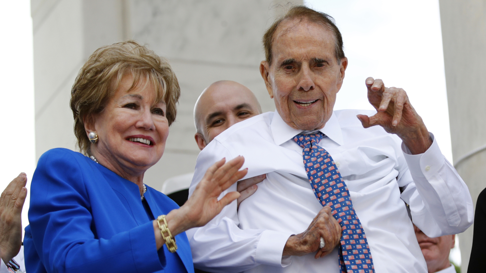 Former Senator Bob Dole announces he has stage 4 lung cancer - ABC13 ...
