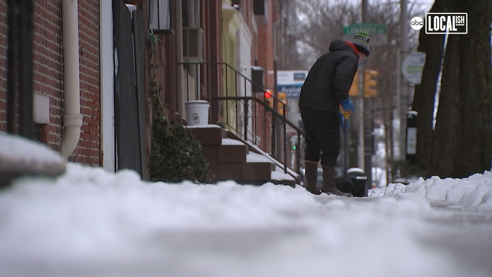 Philadelphia man shoveling snow to raise funds for Team I Hate Cancer ...