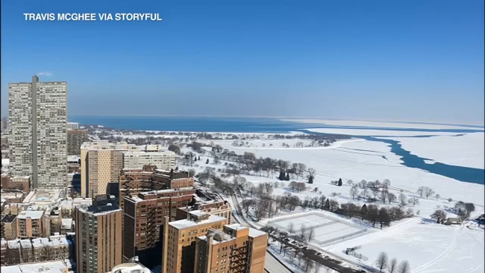 Timelapse captures massive Lake Michigan ice sheet breaking away from ...