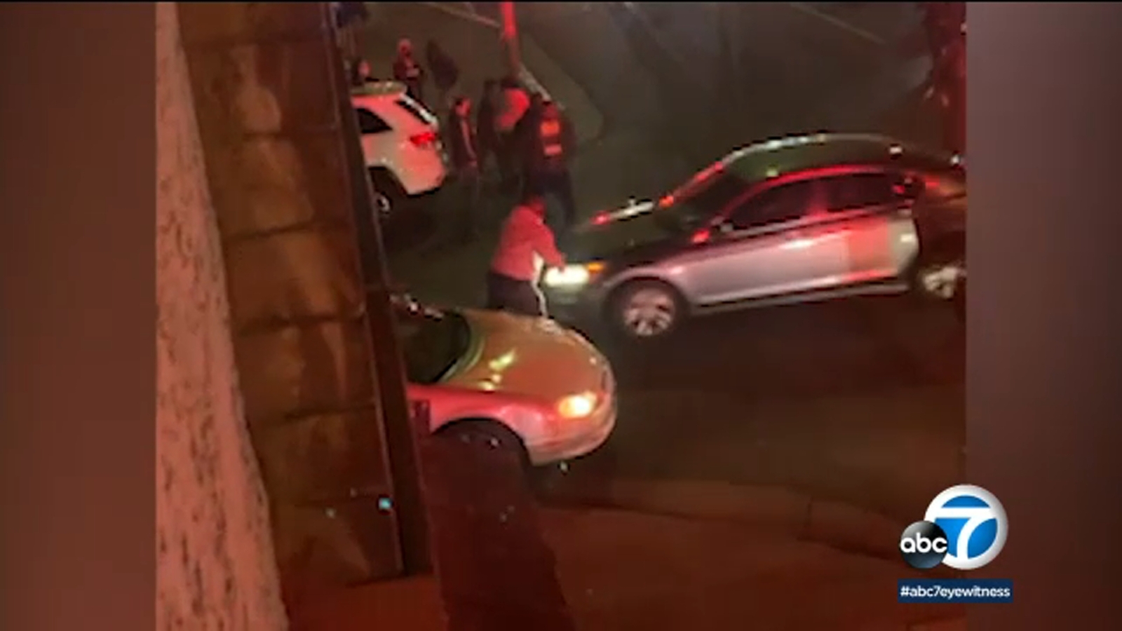 Video: Driver plows through deadly South LA crash scene, hitting ...