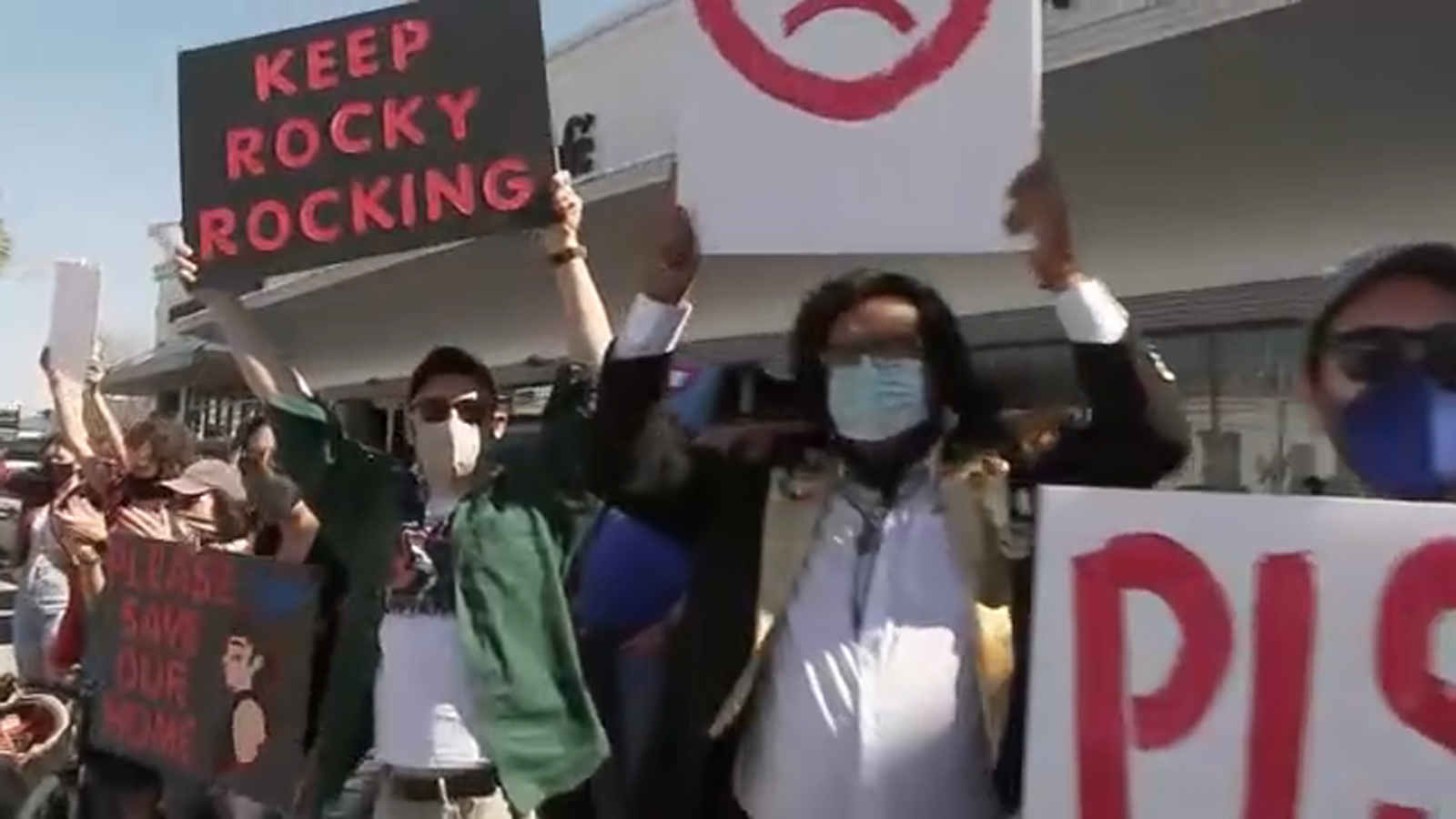 Dozens protest permanent closure of historic Landmark's River Oaks ...