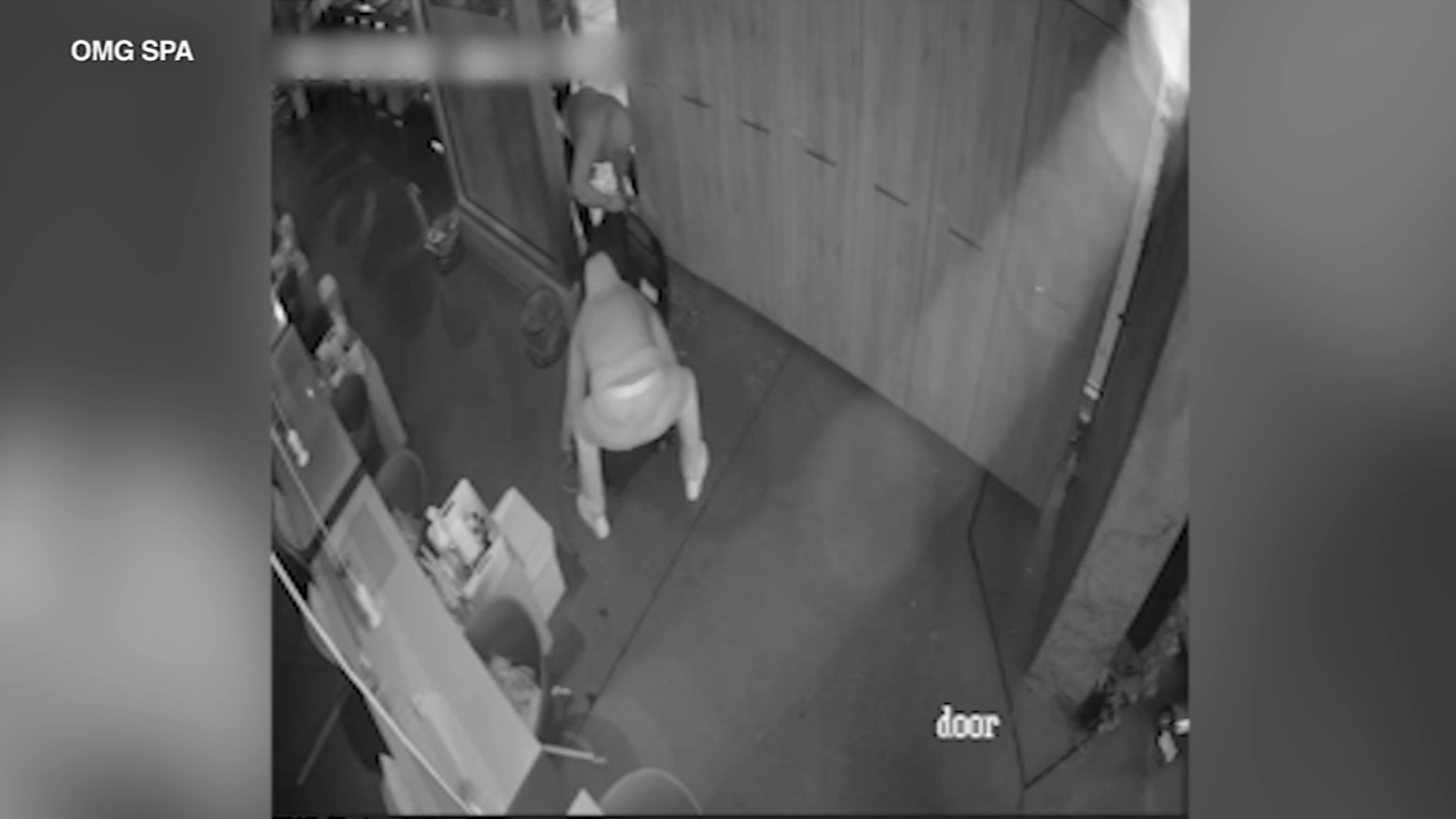 Thieves seen dragging stolen ATM out of South Loop salon as Chicago ...