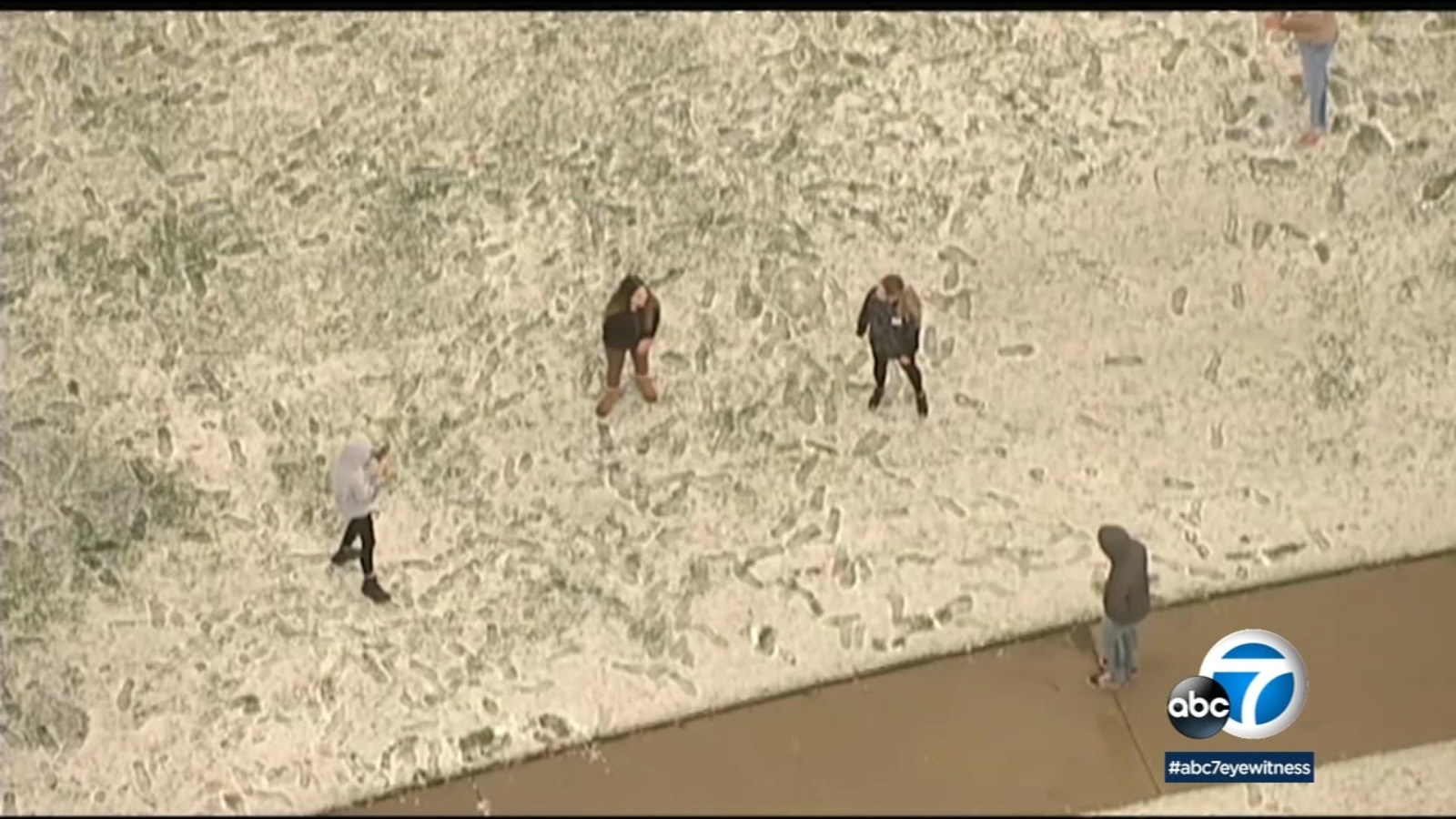Thick hail in Simi Valley leads to snowball fights, winter fun - ABC7 ...