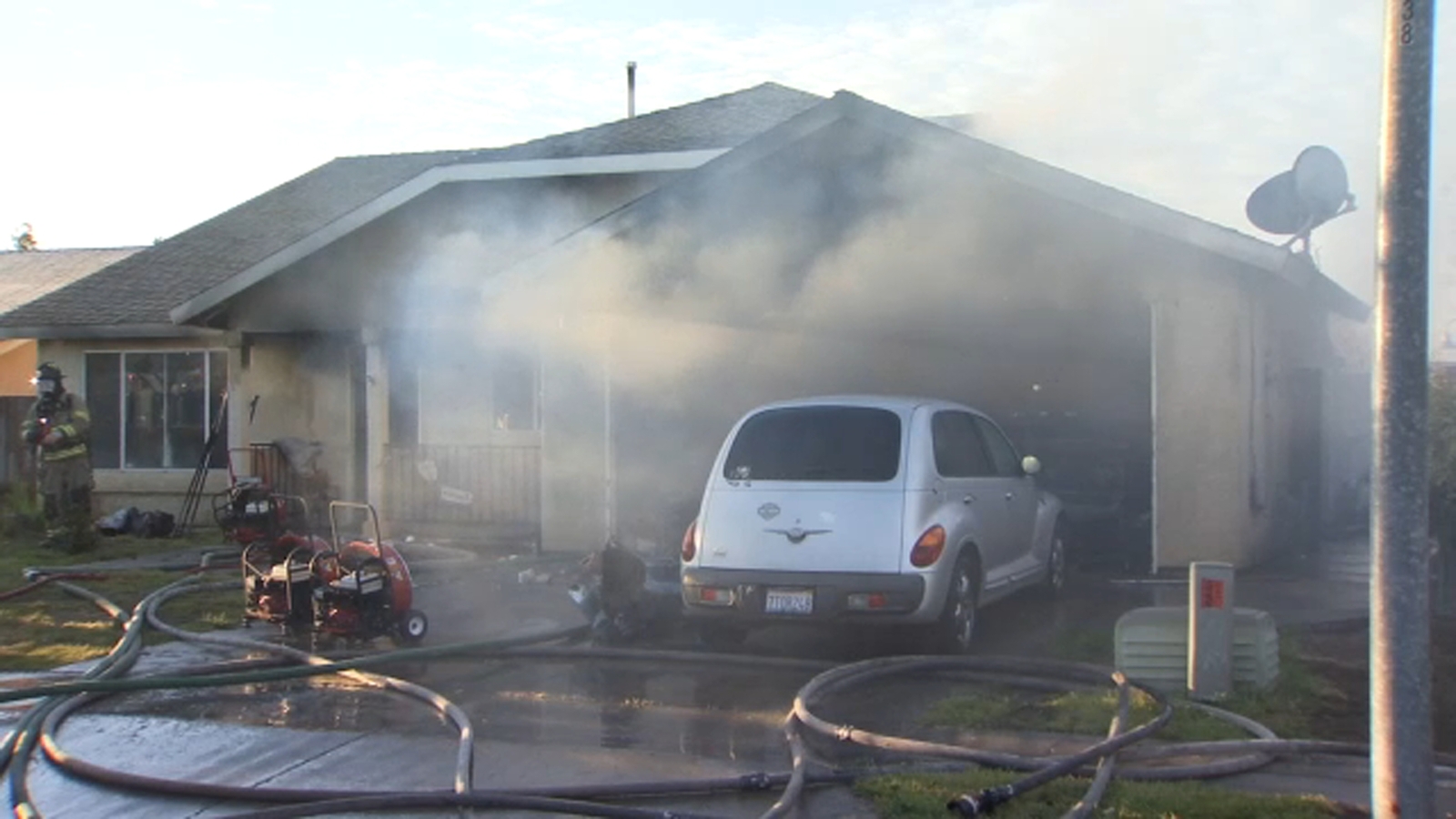 Three people displaced after house fire in northwest Fresno - ABC30 Fresno