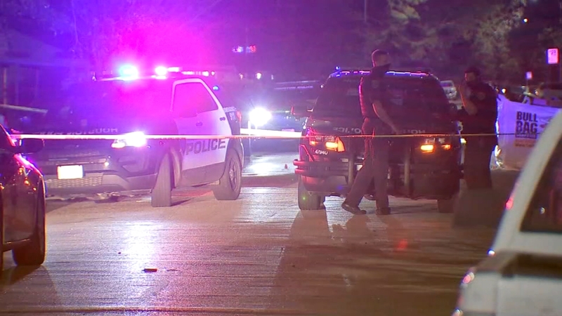 Houston Crime Hpd Believe Couple Found Shot In Acres Homes May Have
