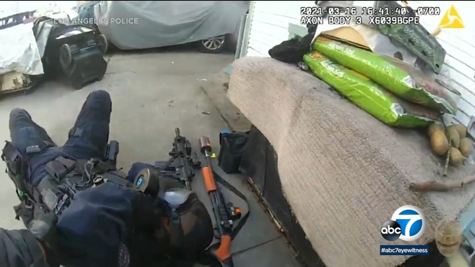 Body cam footage shows tense Exposition Park standoff in which SWAT ...