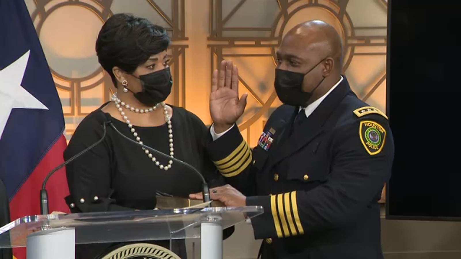 Troy Finner takes historic oath as Houston's new police chief - ABC13 ...
