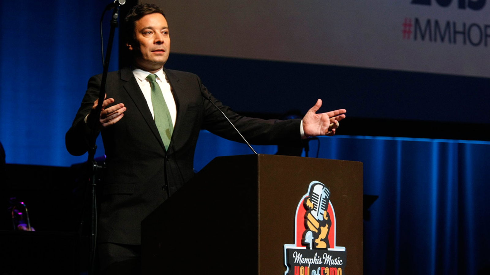 Jimmy Fallon honored by Harvard Lampoon - ABC13 Houston