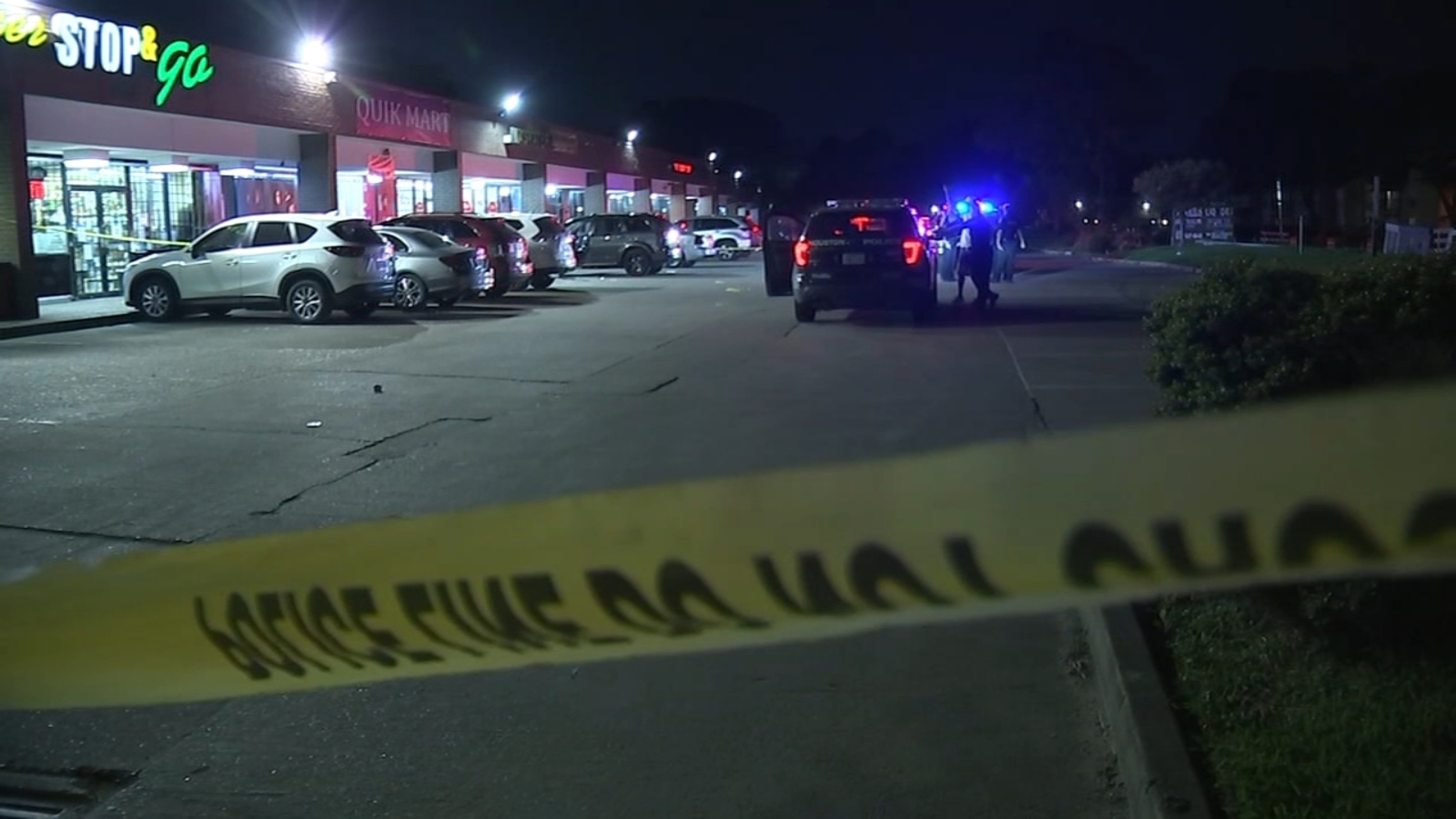 Man shot to death outside west Houston corner store - ABC13 Houston