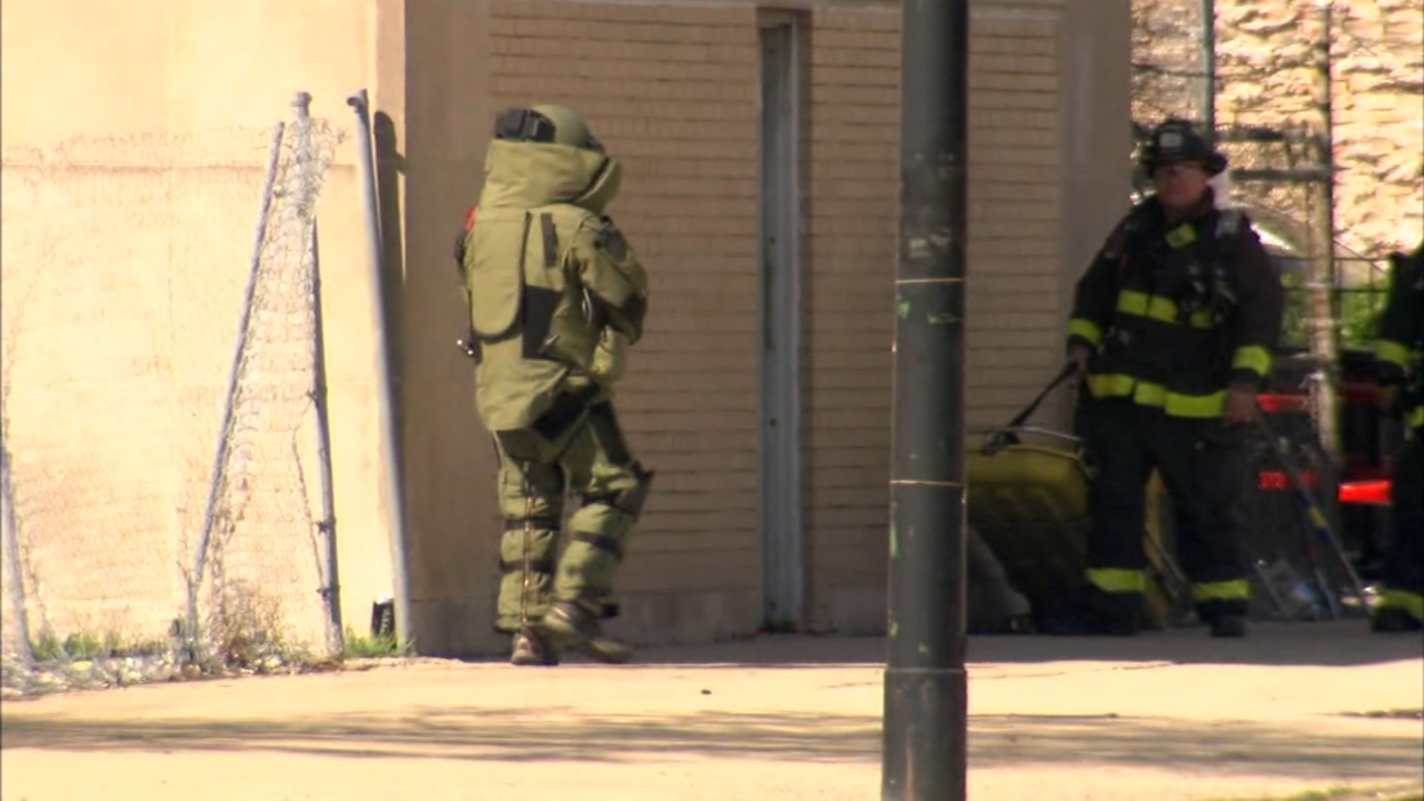 Chicago police bomb squad investigating live grenade found on West ...
