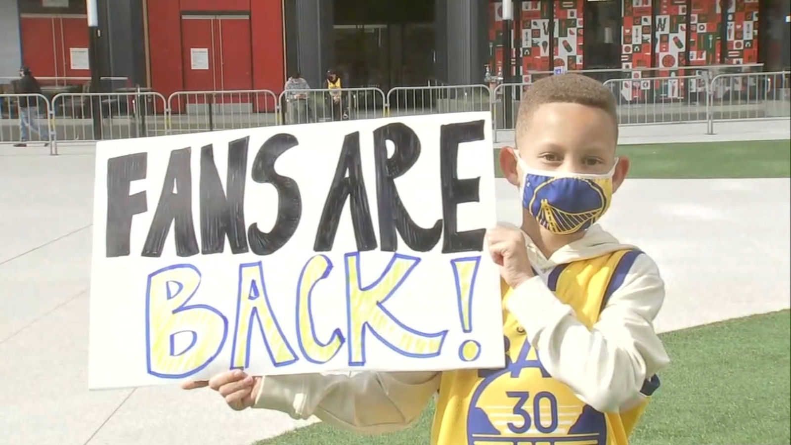 Warriors fans return to Chase Center for 1st time since March 2020 ...
