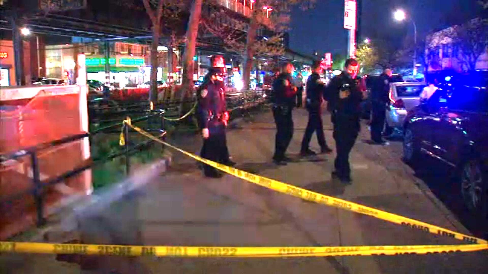 Subway stabbing suspect sought by NYPD after attack in the Bronx - ABC7 ...