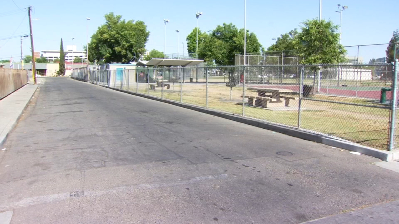 2 hospitalized after shooting in central Fresno - ABC30 Fresno