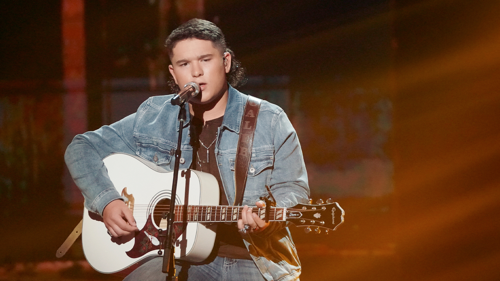 Caleb Kennedy leaves 'American Idol' 2021 after controversial video ...