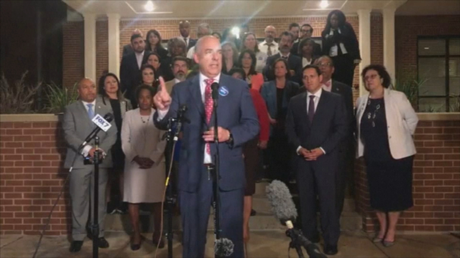 Texas Democrats walk out of State House of Representatives and stop GOP ...