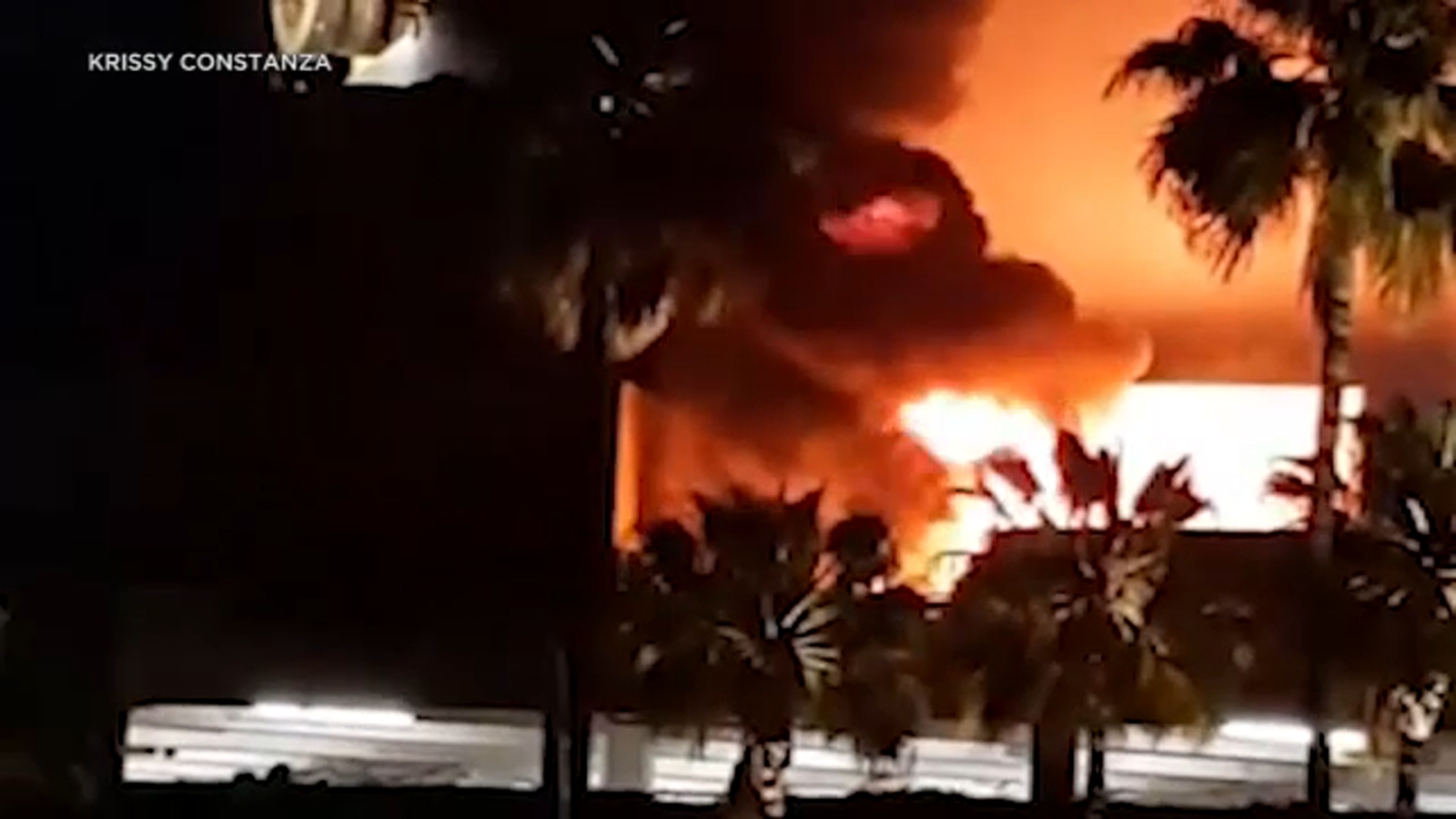 Firefighters extinguish dramatic fire at Universal Studios theme park ...