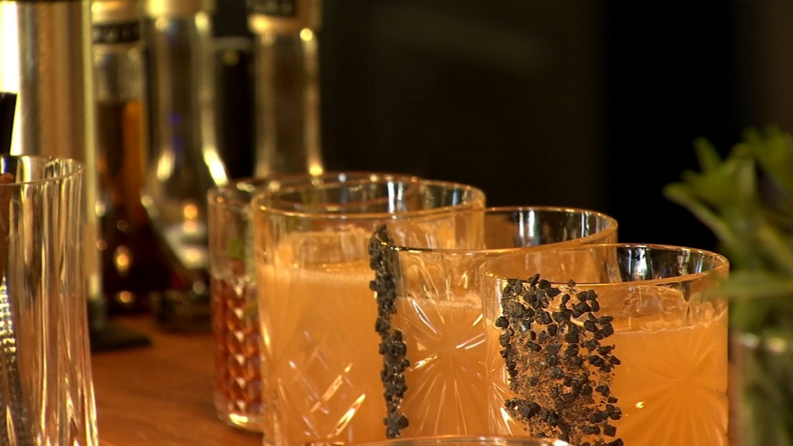 Valley restaurants, bars excited to keep patios open, offer to-go ...