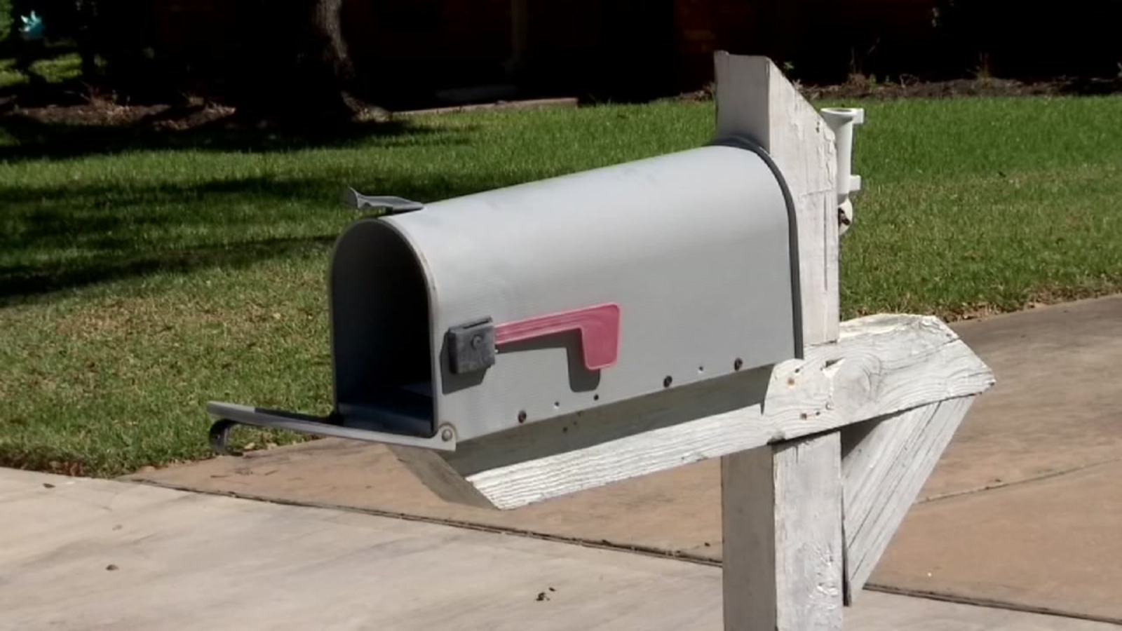 Texas Rep. Lizzie Fletcher calls on USPS to investigate mail theft and ...
