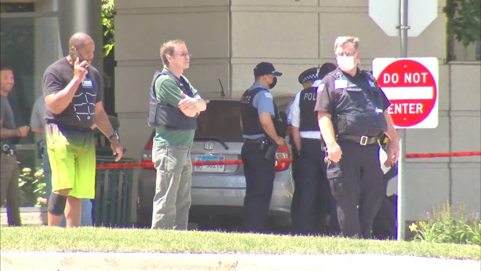 Chicago Shooting: Gunshot victim crashes vehicle into AMITA Health ...