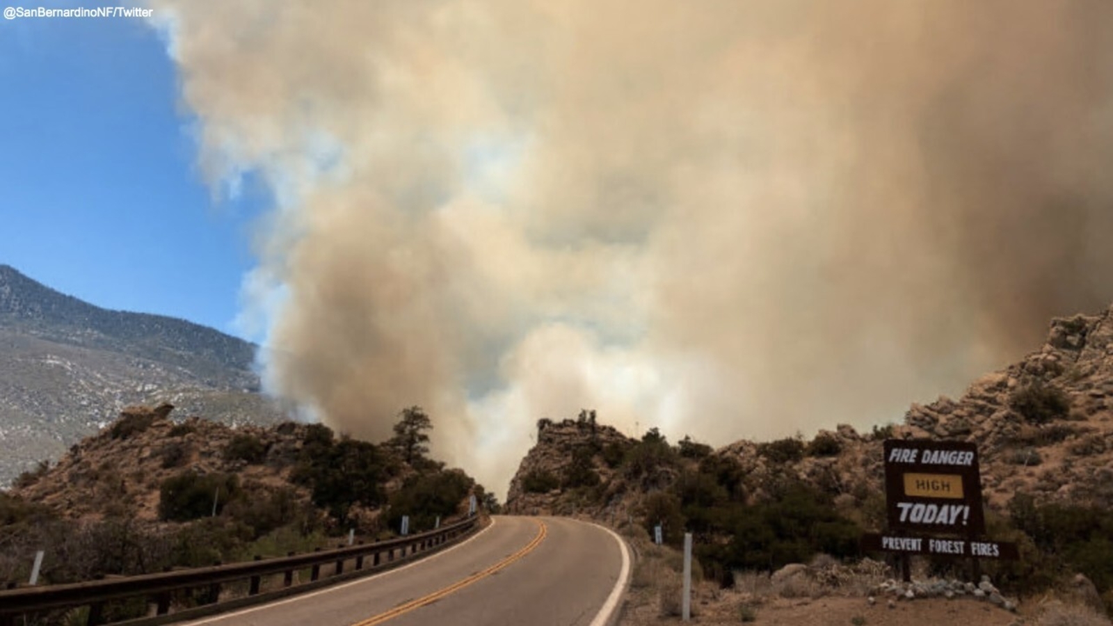 Flats Fire: 400-acre brush fire prompts mandatory evacuation order for ...