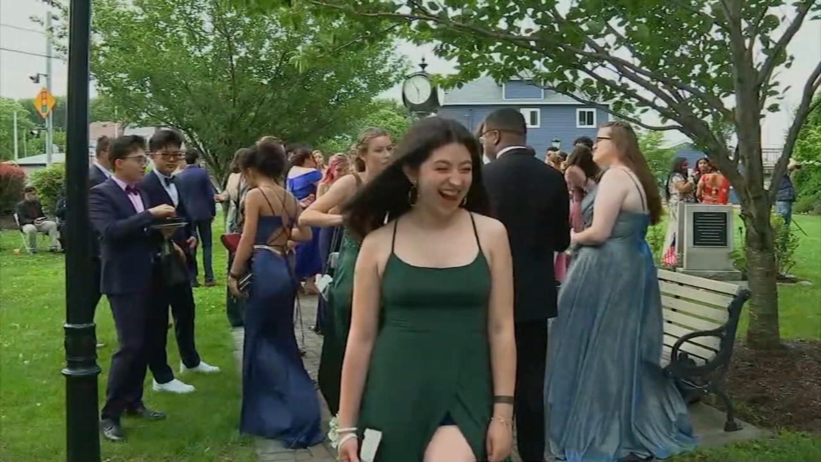 Long Island community puts on prom to remember for local high school ...