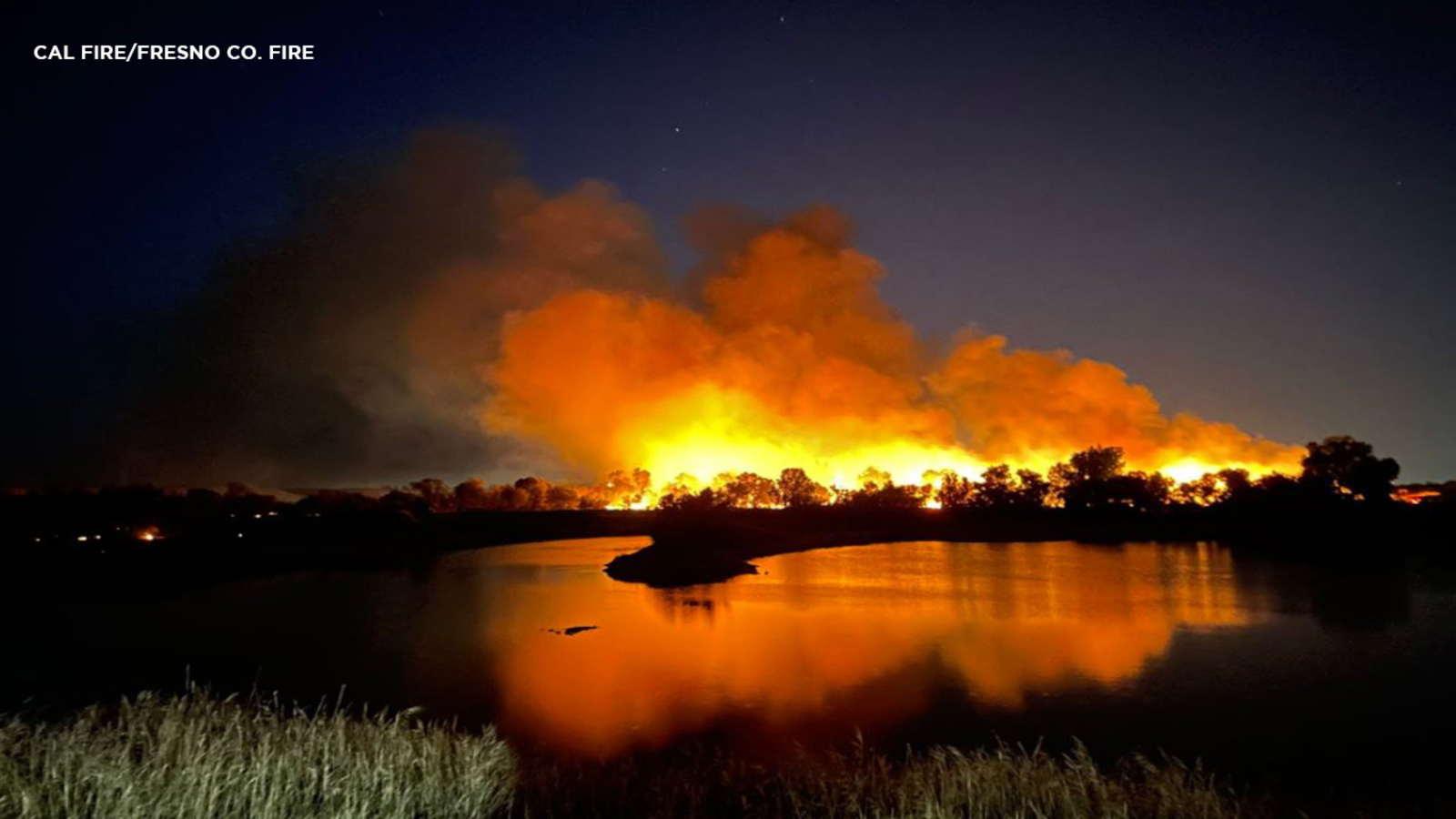 Vulcan Fire: Flames burning near Friant Road 40% contained, roads ...