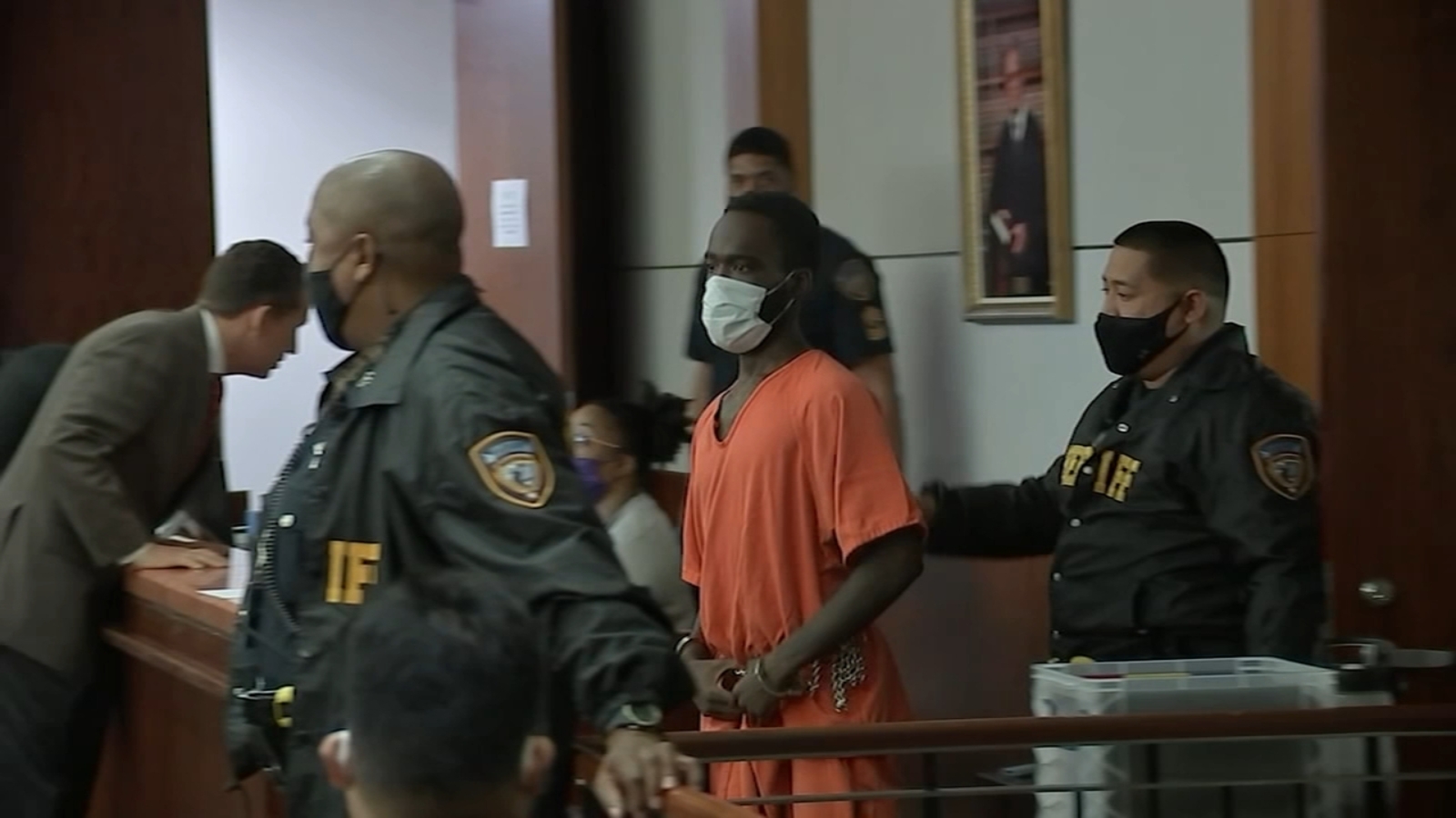 Xavier Davis, suspect in Houston family's murder, accused of carjacking ...