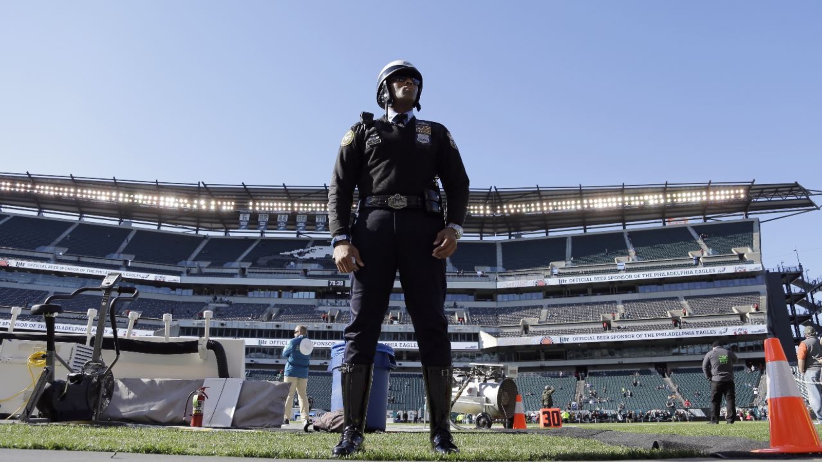 NYPD union president urging NFL to allow on-duty, off-duty officers to ...