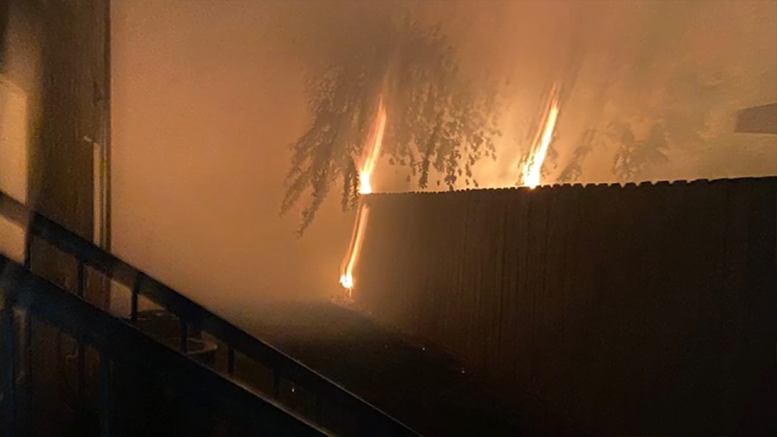 Crews douse brush fire near Madera homes, apartment complex - ABC30 Fresno