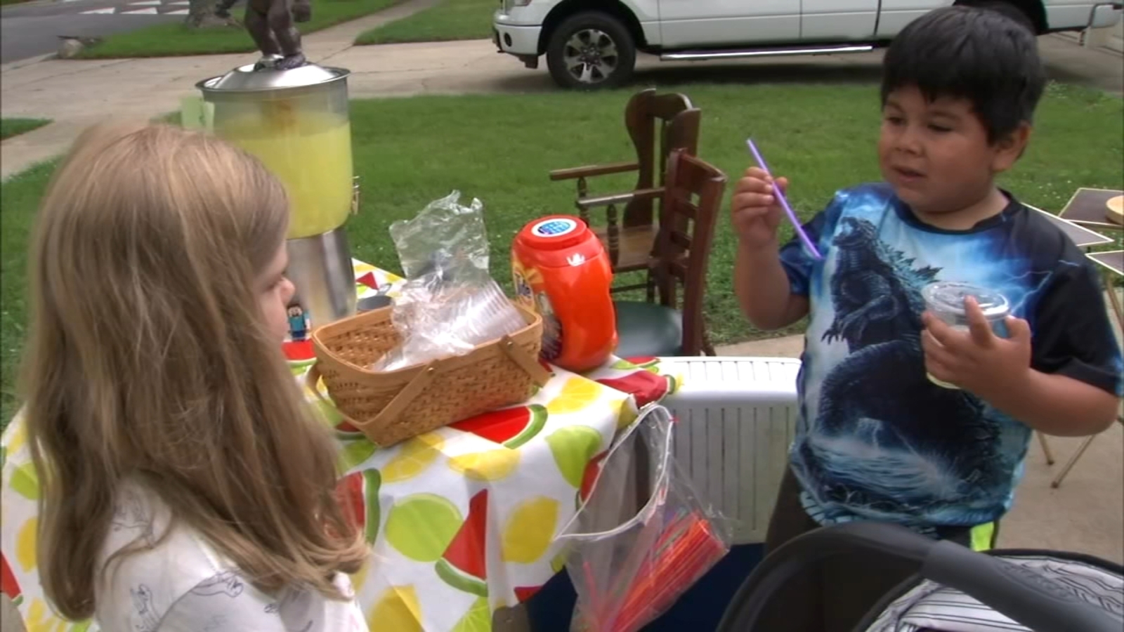 Bolingbrook child opens lemonade stand to help parents with financial ...
