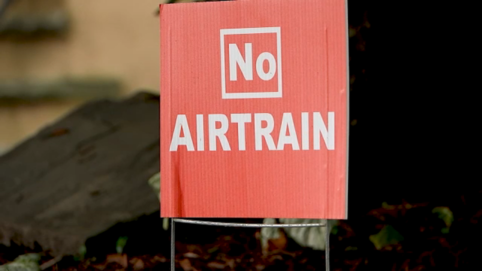 Some raise red flags over news of LaGuardia AirTrain in Queens - ABC7 ...