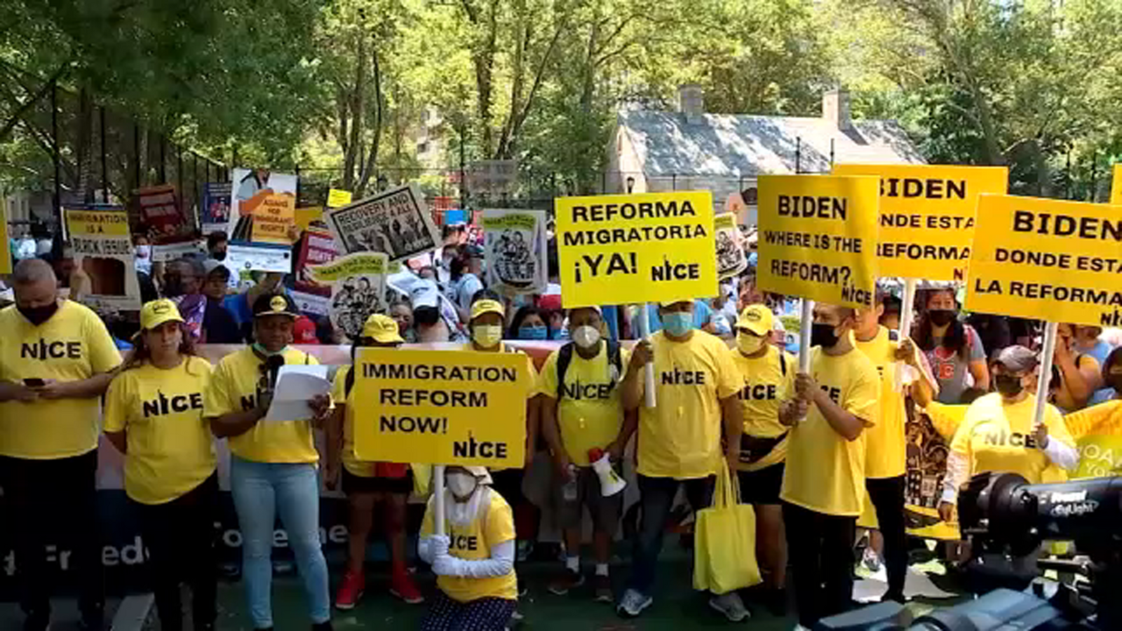 Immigrant essential workers rally in Manhattan for pathway to ...