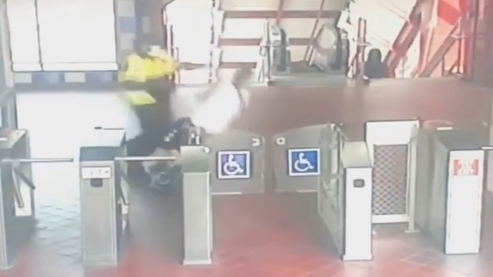 SEPTA investigating after video shows guard punching man at Arrott ...