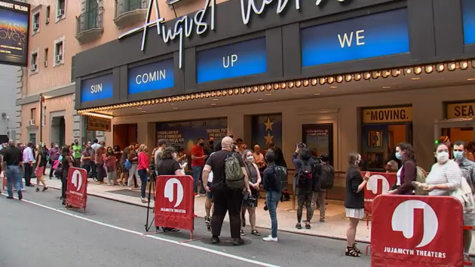 Reopening New York City: Broadway's 1st post-pandemic play opens for ...