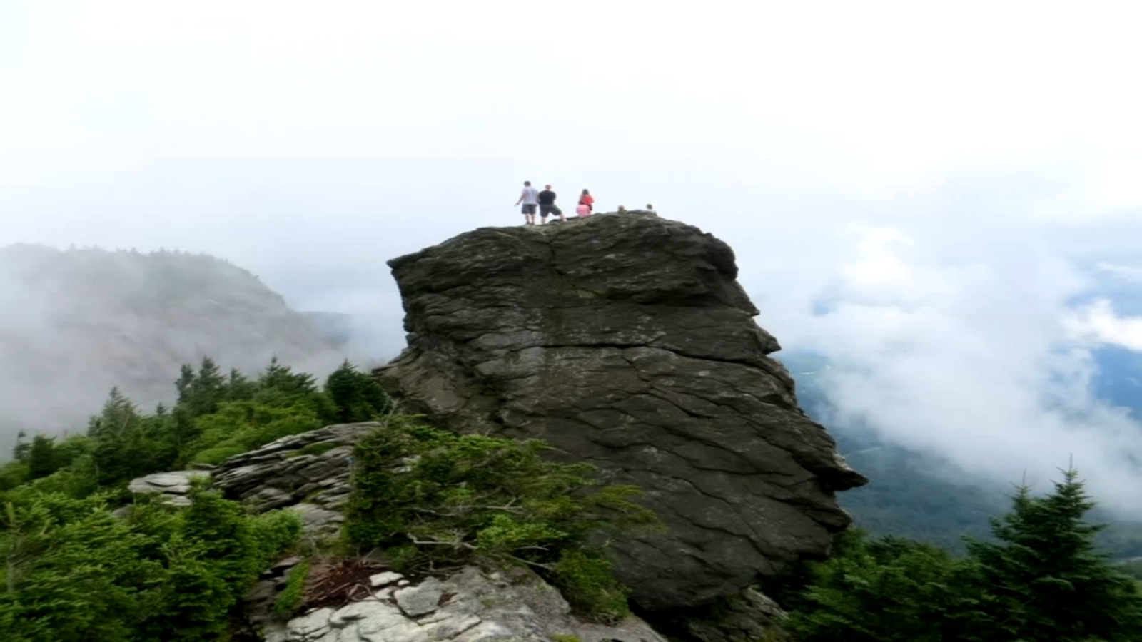 Seven people struck by lightning on Macrae Peak at Grandfather Mountain ...