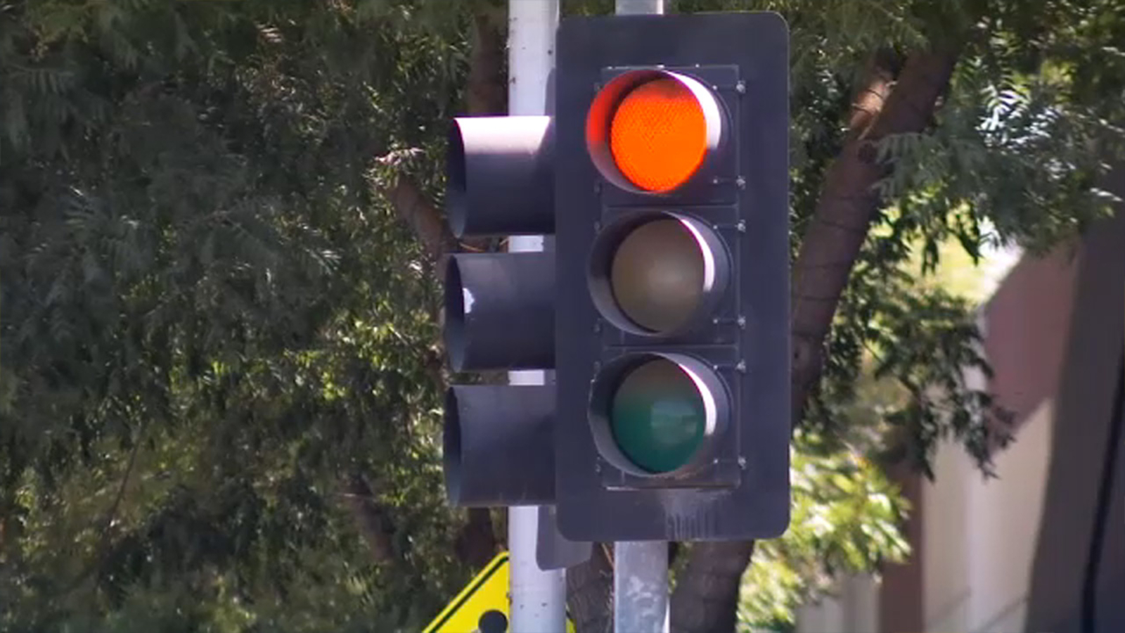 Dozens of Visalia traffic stoplights undergoing upgrades - ABC30 Fresno