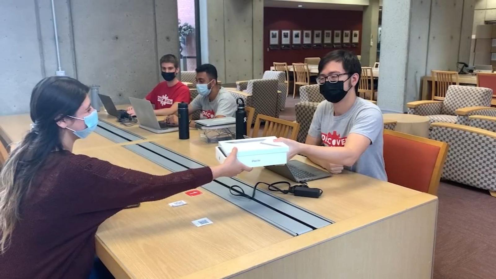 New Fresno State students receive free iPad Air as part of CSUCCESS ...