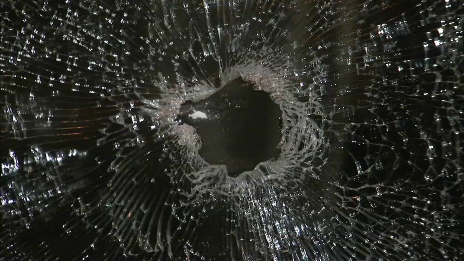 Chicago shooting: Bullets shatter windows, hit doors of Old Town ...