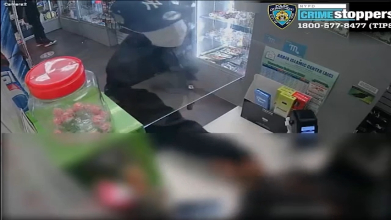 Video shows attempted robbery suspect pull gun on store clerk in ...