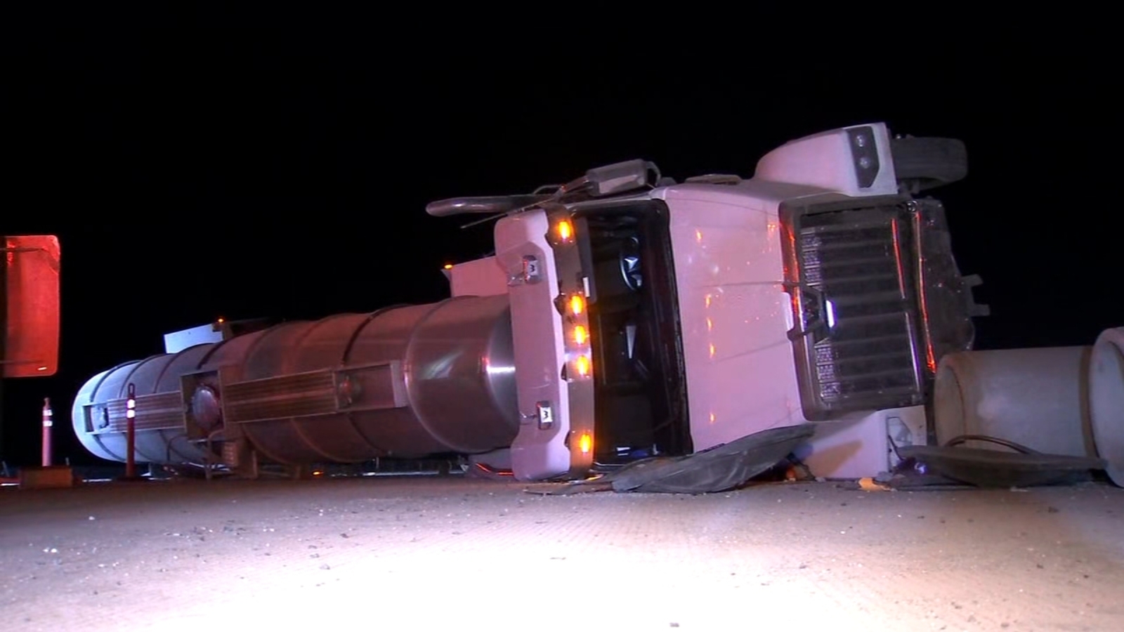 Semi-truck driver killed after big rig crashes on Highway 99 in Atwater ...