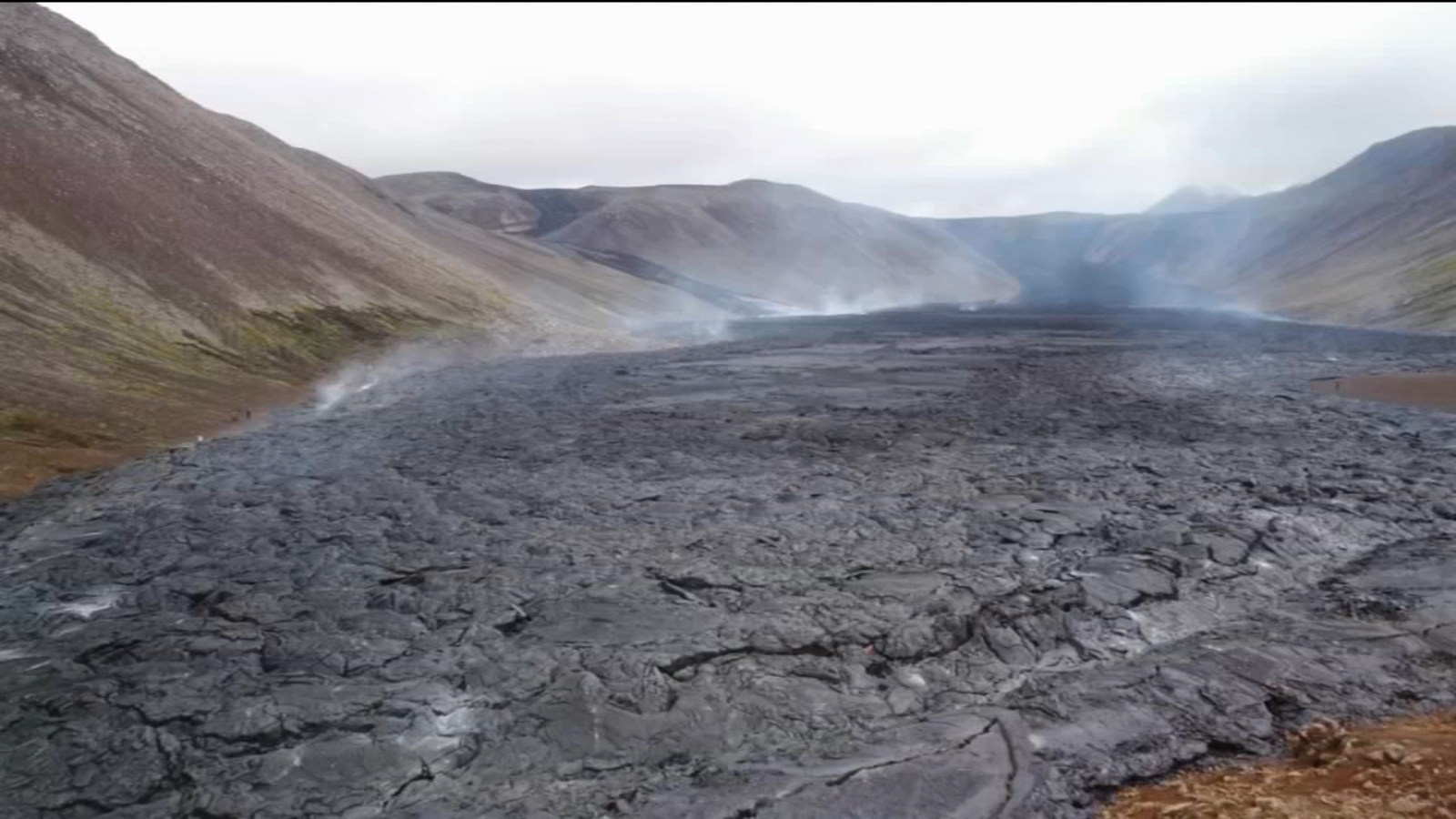 Iceland: Volcano creates massive lava field, generating geothermal heat ...
