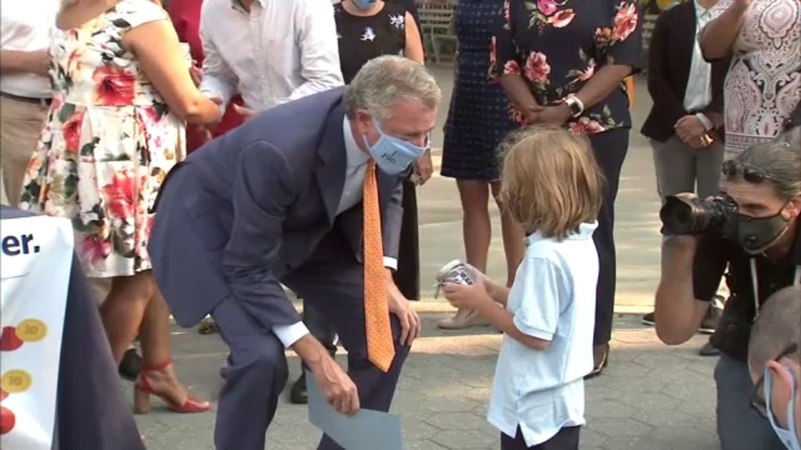 Mayor Bill de Blasio unveils universal baby bonds for kindergarteners ...