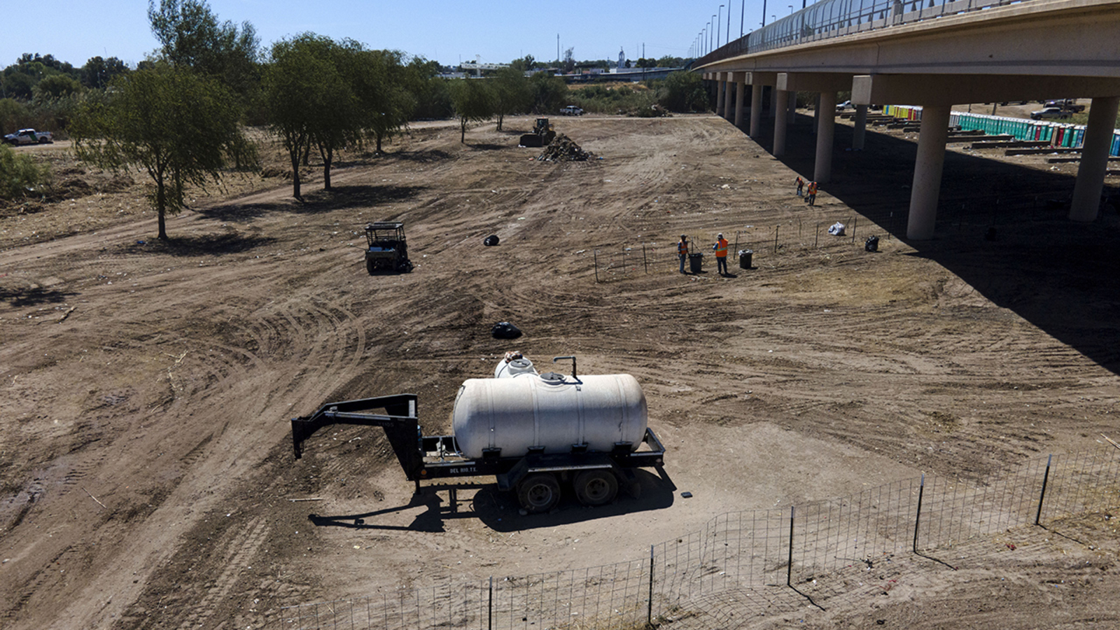 Border crisis: Texas border crossing where migrants made camp to reopen ...