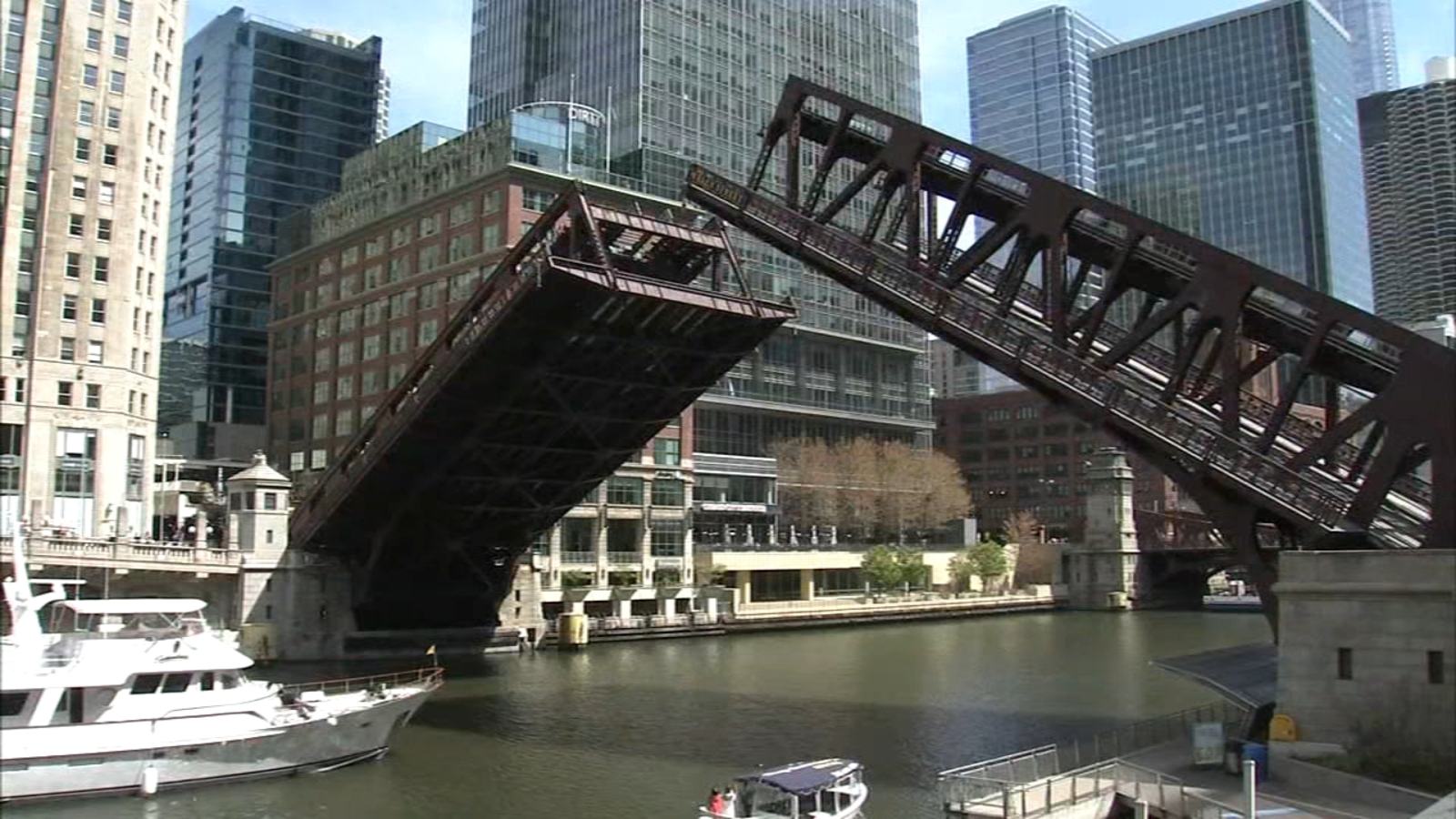 Chicago River bridge lifts for fall start Wednesday morning, could ...